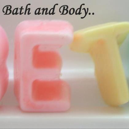 Alphabet Soap on Luulla